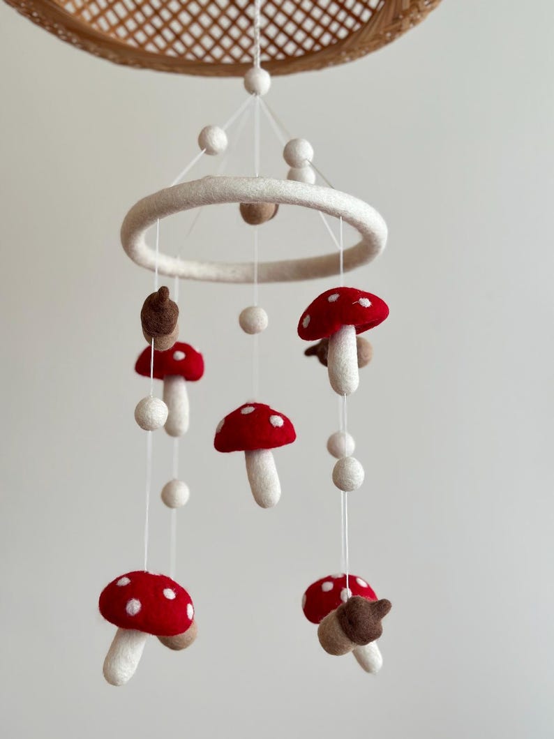 Felt Mushroom & Acorn Baby Mobile, Woodland Nursery Decor - Etsy