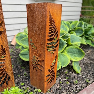 Rusted Metal Garden Column | Rusted Fern Garden Art | Rustic Sculpture ...