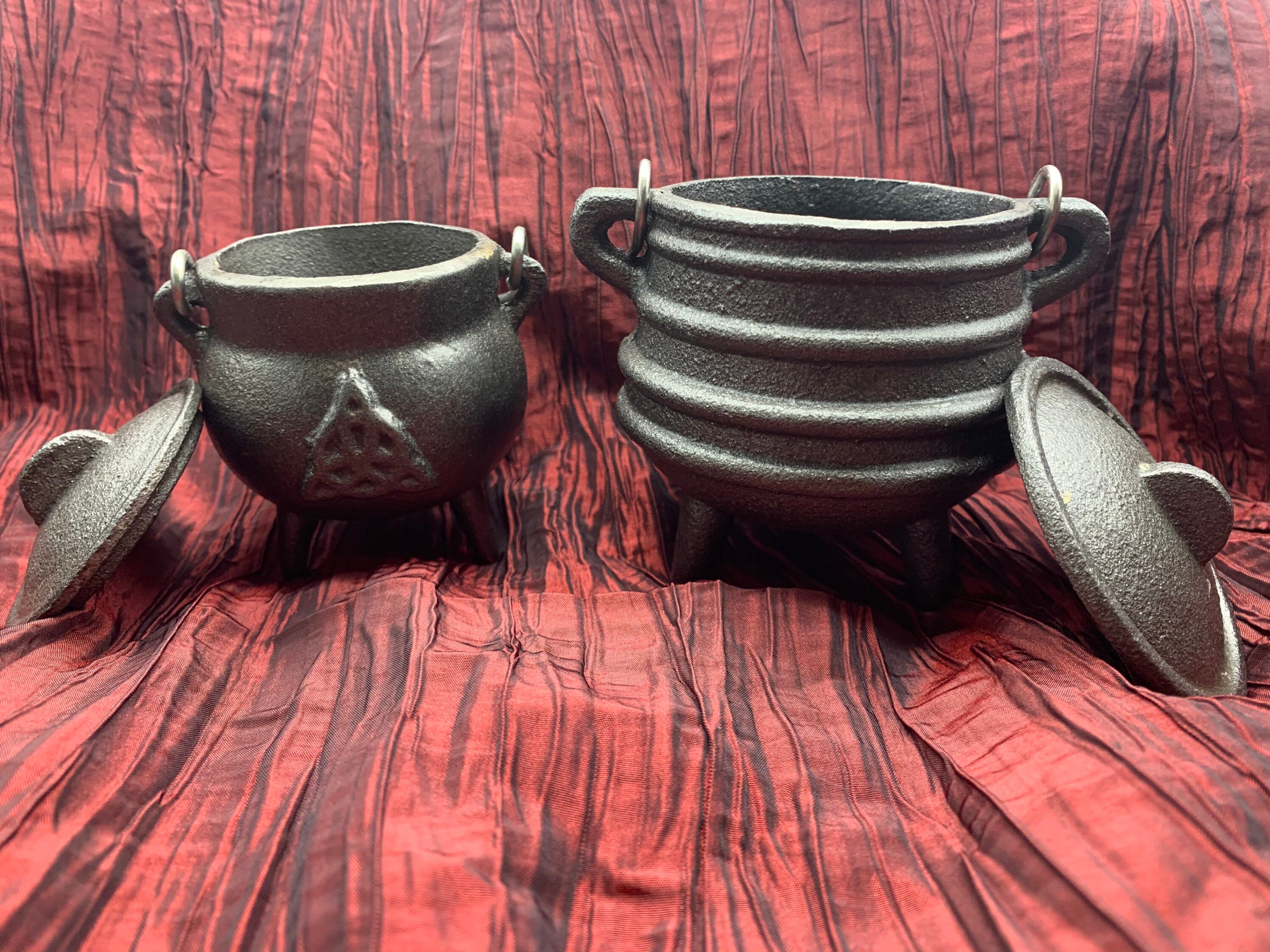 Cast Iron Cauldron with Lid and Handle Triquetra or Banded | Etsy