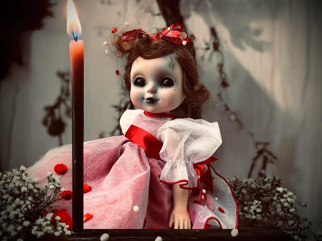 Meet Willow 12" Doll Porcelain Undead Creepy Haunted Spirit ...