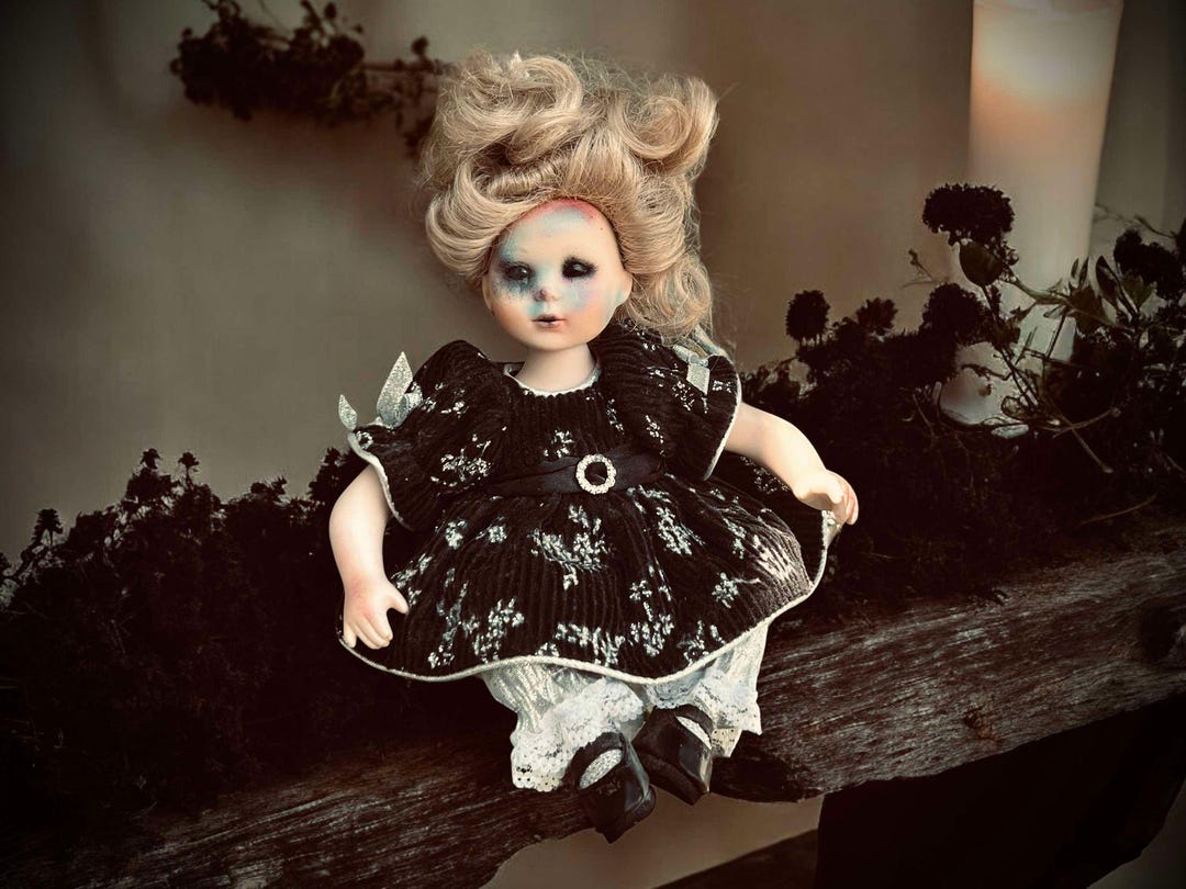 Meet Georgina 8" Mini Haunt Doll Porcelain Zombie Undead Witchy Creepy ...