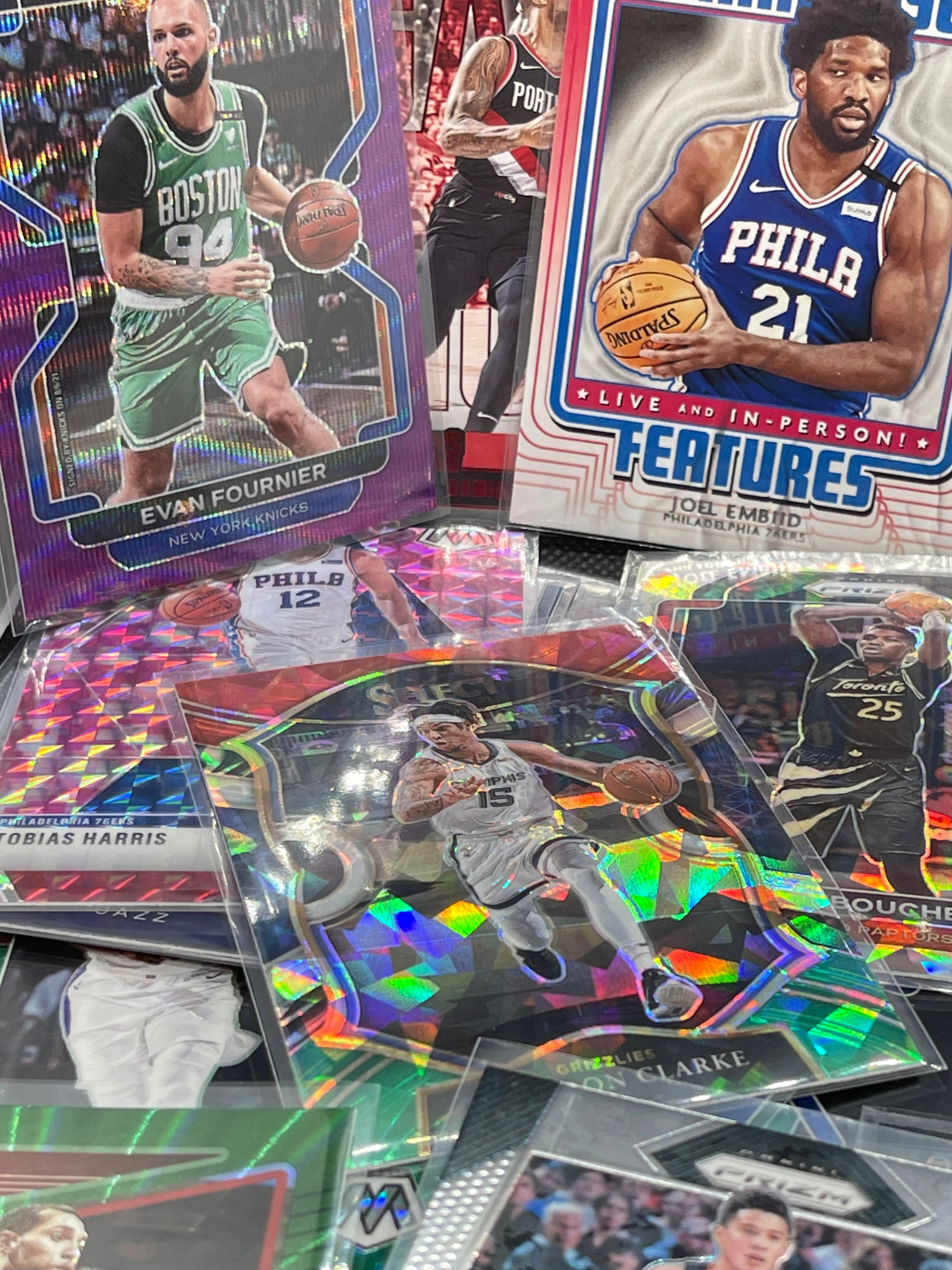 NBA Blaster Box 1 GRADED CARD, 2 Packs, 1 Hit patch, Auto, or Numbered ...