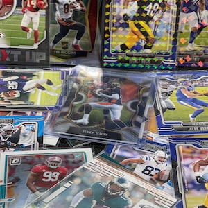 THE HOBBY Box Football - 5 Packs, 2 Graded Cards, 4 Hits (1 Autograph ...