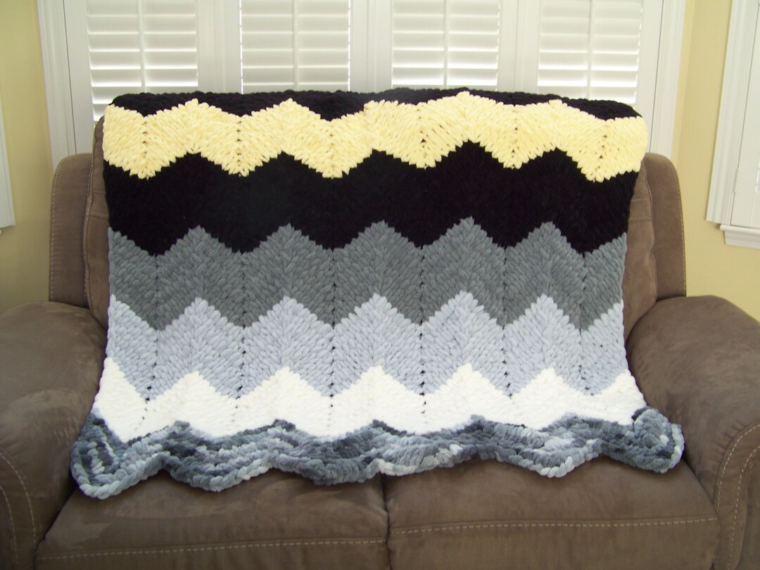 EXTRA LONG/WIDE Chevron, Blanket, Charlie Brown, Bee, Honey, Black ...