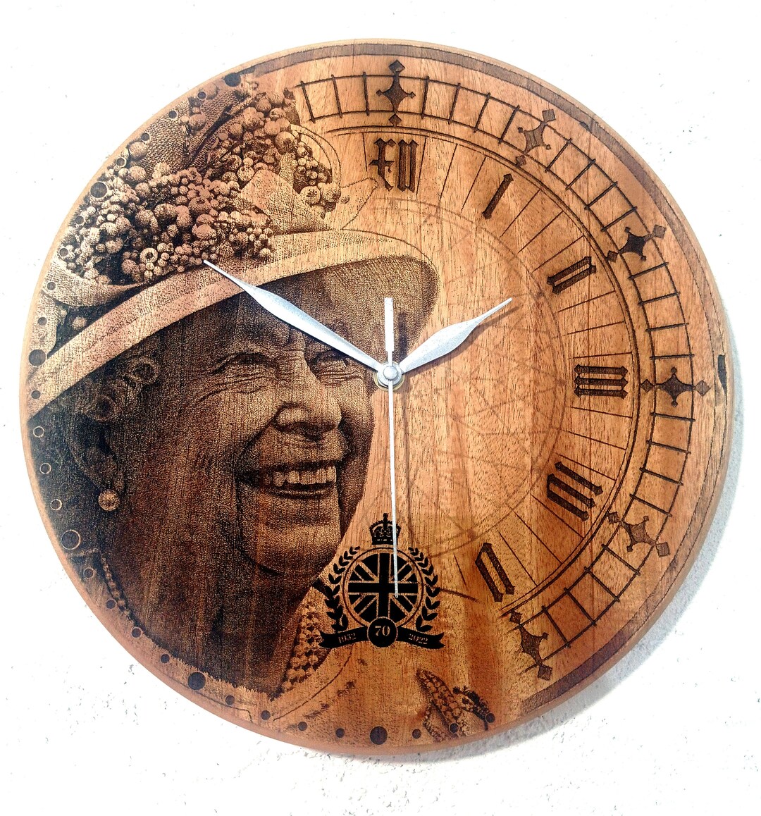 Queen Elizabeth II Memorial Wall Clock Made for Platinum Jubilee, Laser ...