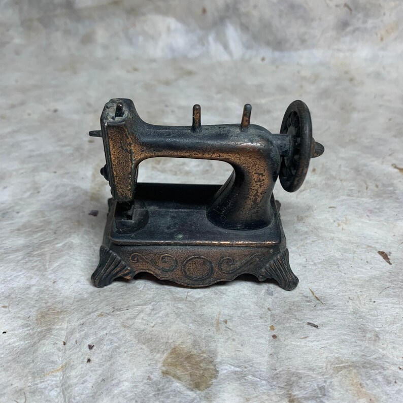 Vintage Miniature Metal Sewing Machine Antique Toy Hand Crank - Etsy