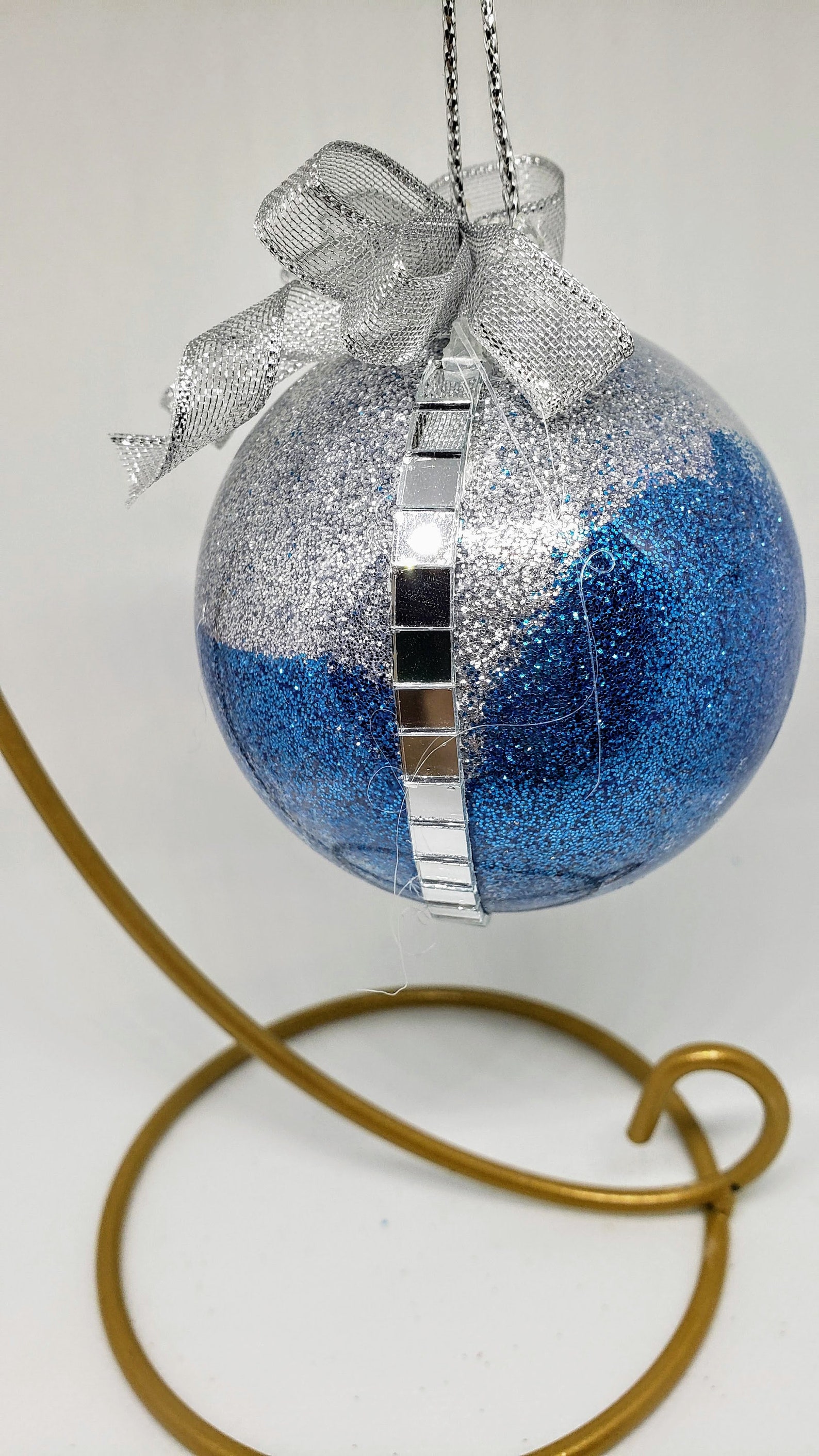 Unique Acrylic Plastic Balls Designs With Glitter, Crushed Crystals ...