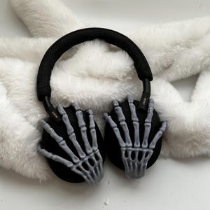 3D Printed 'skeleton Hand' Headphone Attachment for Sony WH-1000XM5 ...