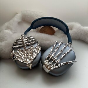 3D Printed 'skeleton Hand' Airpods Max Attachment - Glossy Chrome ...