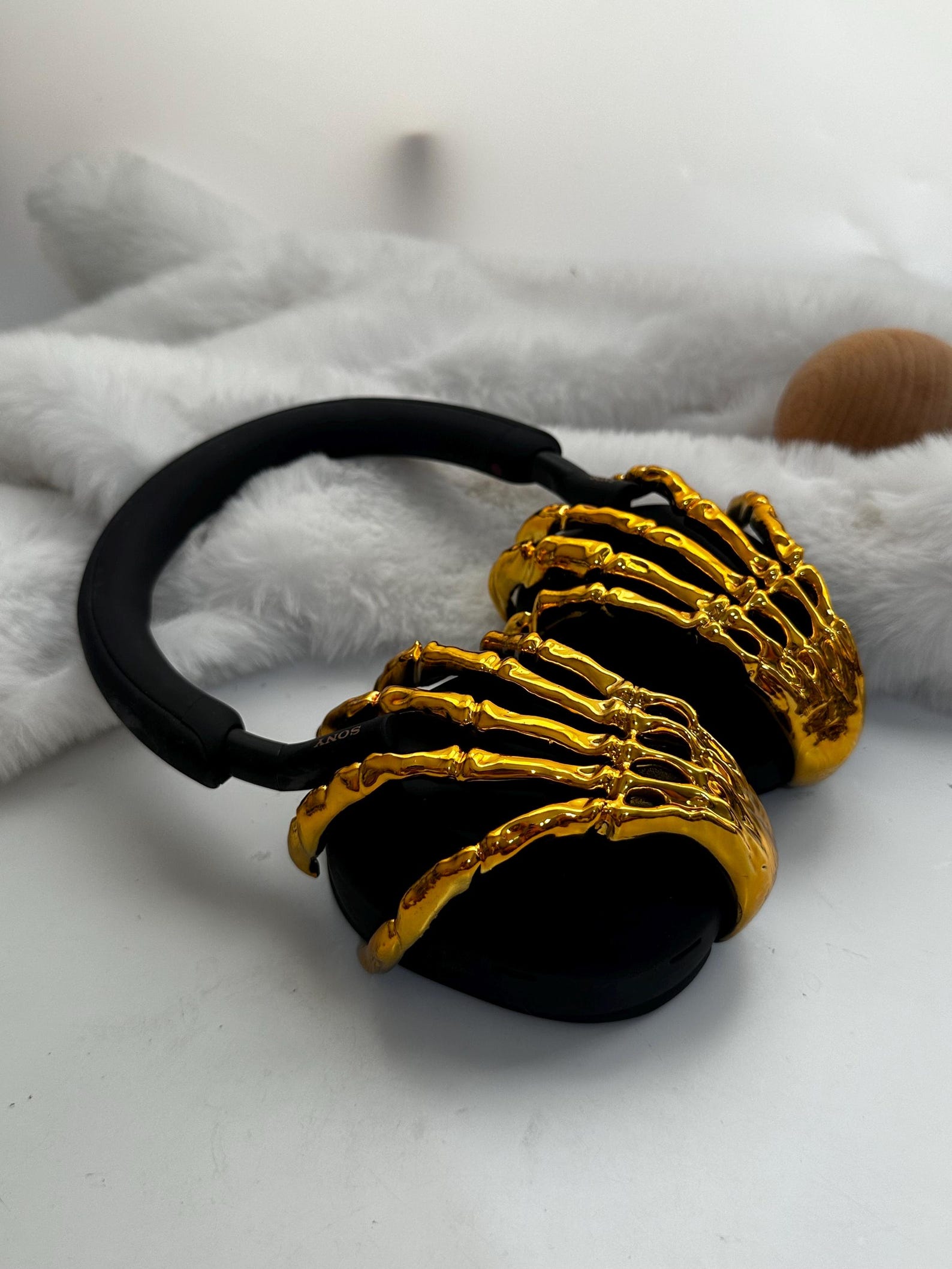 3D Printed 'skeleton Hand' Headphone Attachment for Sony WH-1000XM5 ...