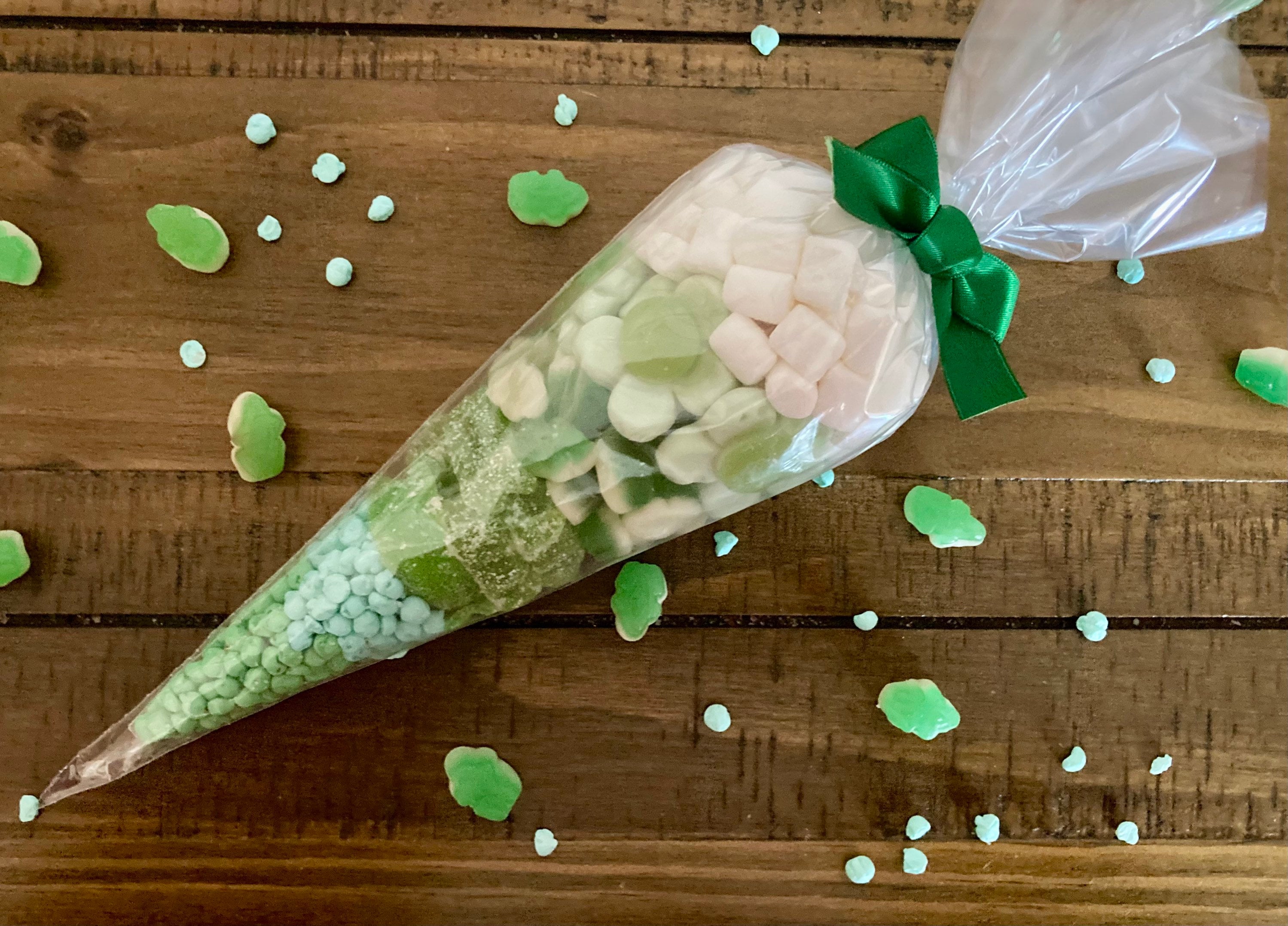 Large Green Sweet Cones, Green Sweets, Sweet Cones Uk, Party Favours ...