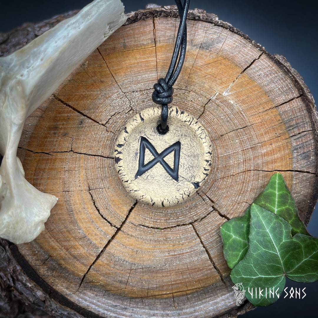 Viking Rune Dagaz Rune Pendant/rune Chain - Etsy