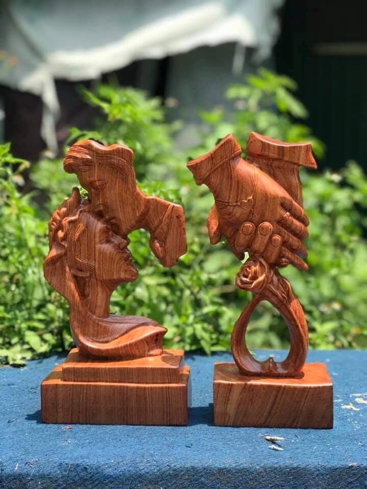 Kissing Couple Statue Just Married Gifts Hand Holding Hand - Etsy