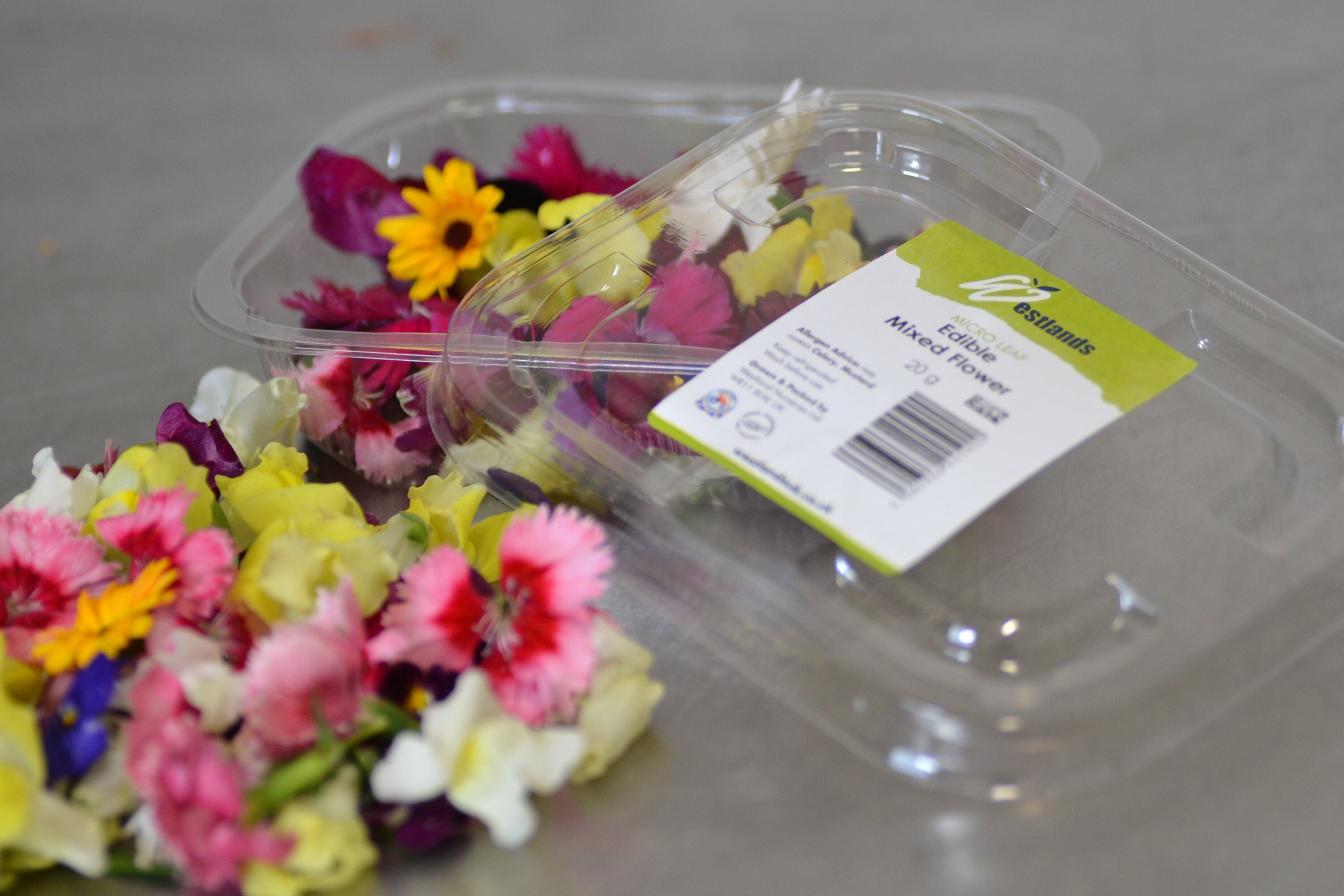 Edible Mixed Fresh Flower Punnet 20g - Etsy UK