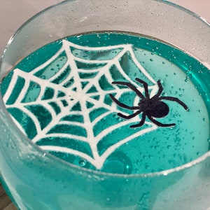 Edible Spiderweb and Spiders Drink Toppers - Precut Halloween Wafer ...