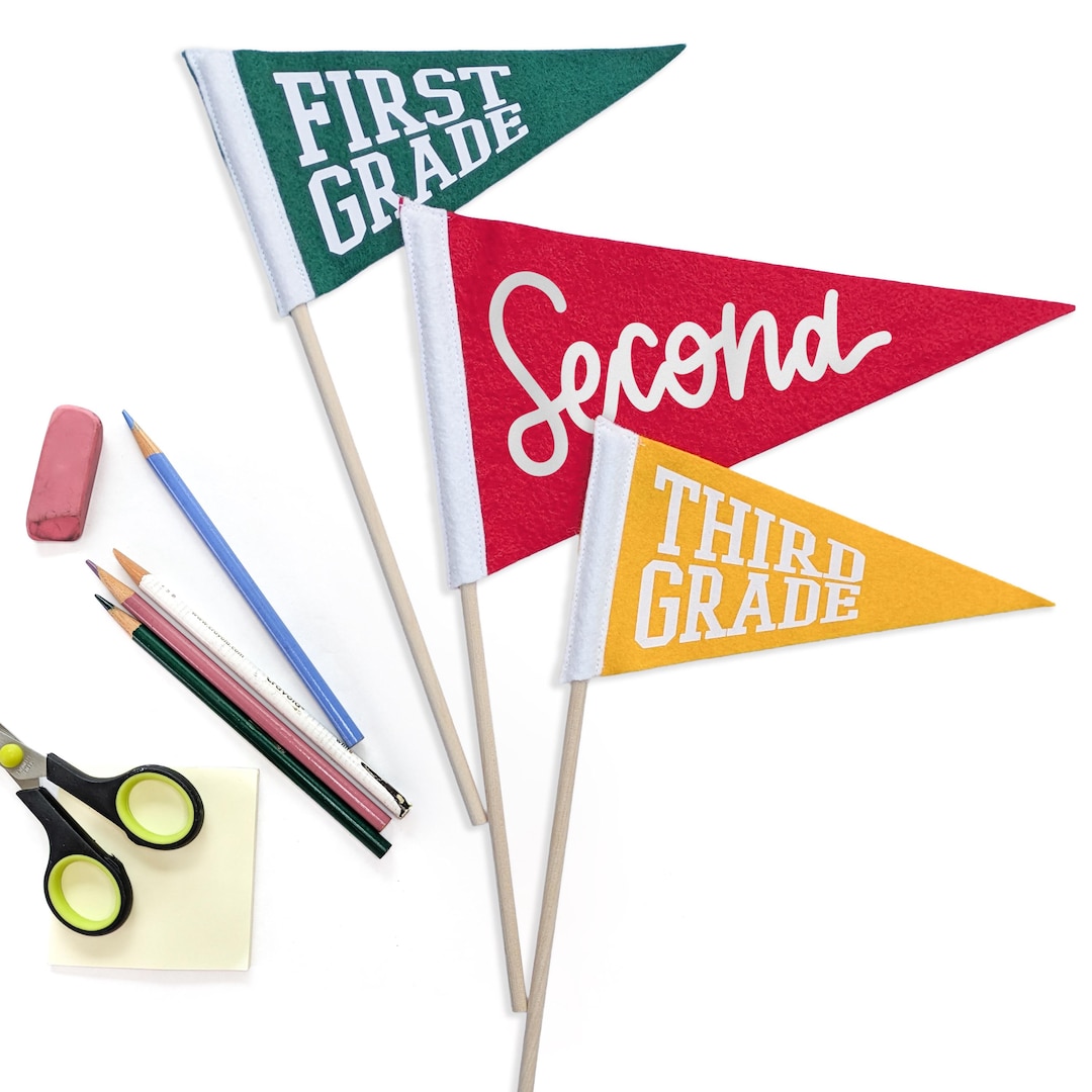 SCHOOL GRADE PENNANT | First Day of School Photo Prop | Mini or Medium ...