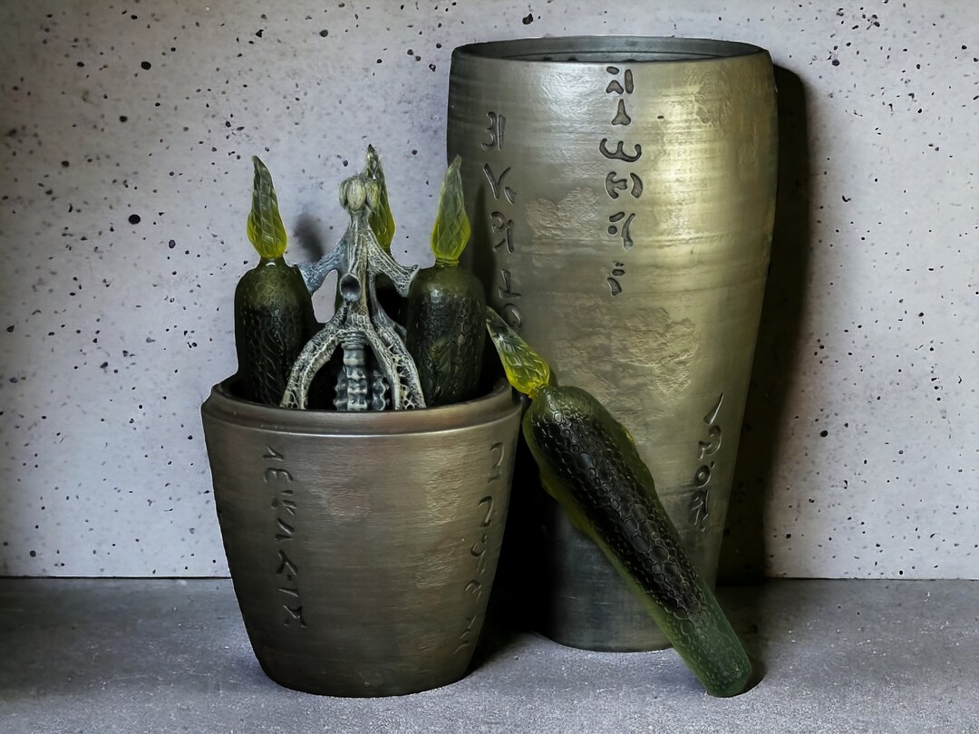 The Black Pathogen Container V2, Inspired by Our Favorite Alien Movie ...