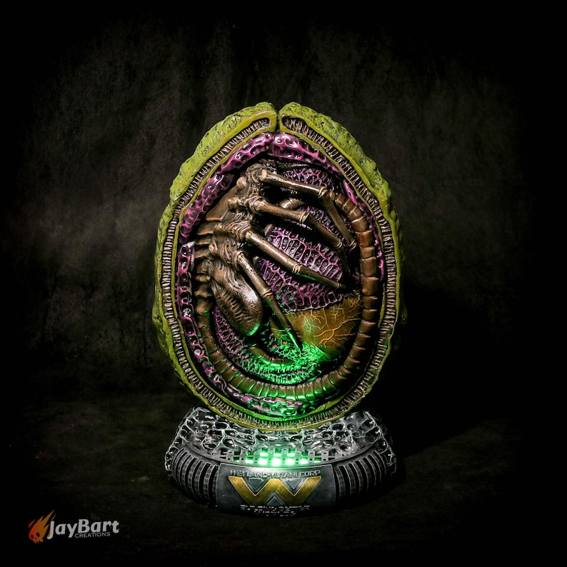 Facehugger Specimen Egg – Cross-section Xenomorph Display | Hand ...