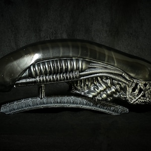 Xenomorph Alien Display Piece With Removable Translucent Dome - Etsy