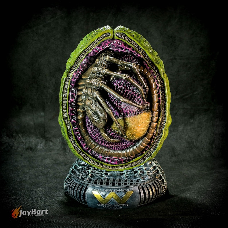 Facehugger Specimen Egg – Cross-section Xenomorph Display | Hand ...
