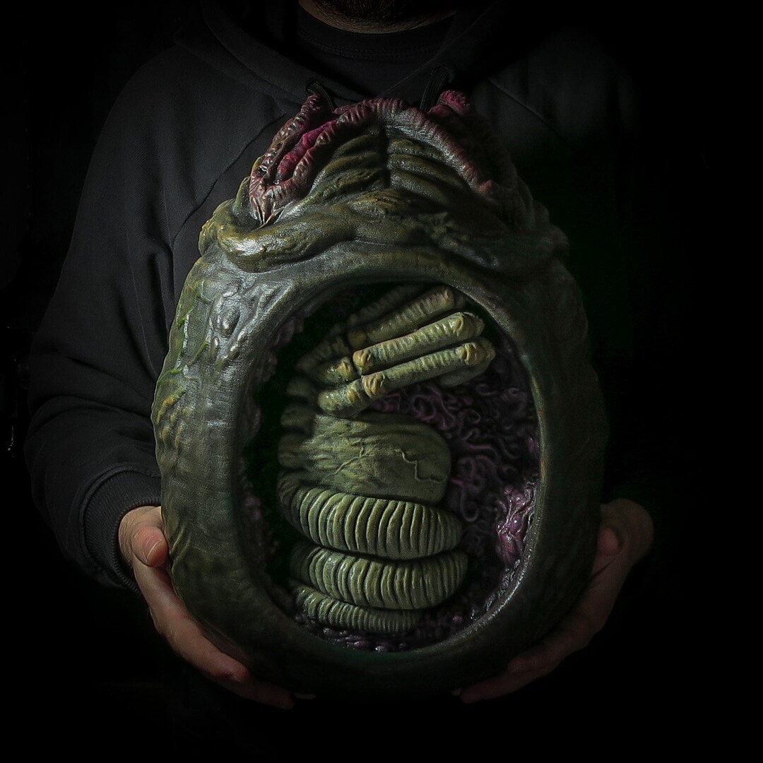 Hand-painted Alien Egg With Visible Face Hugger Skeleton - Resin 3d ...