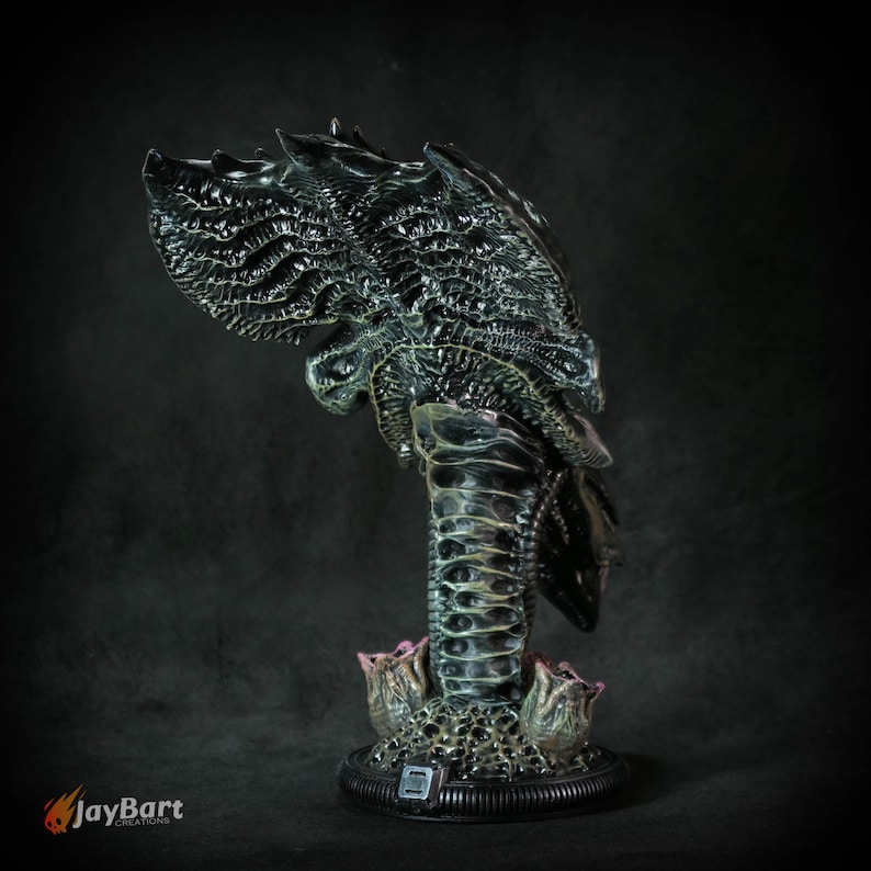 Alien Queen Bust – Epic Sci-fi Display Sculpture - Etsy