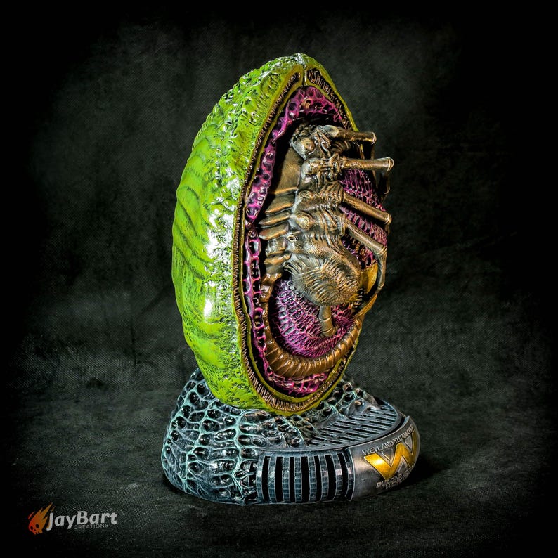 Facehugger Specimen Egg – Cross-section Xenomorph Display | Hand ...