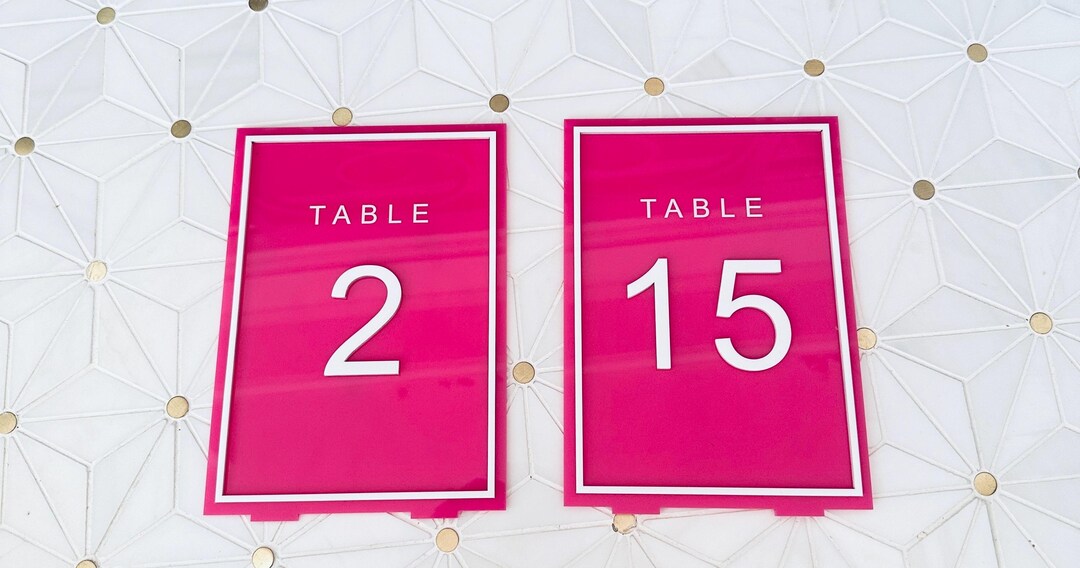 Números de mesa modernos con bases mandarina, rosa suave, orquídea ...