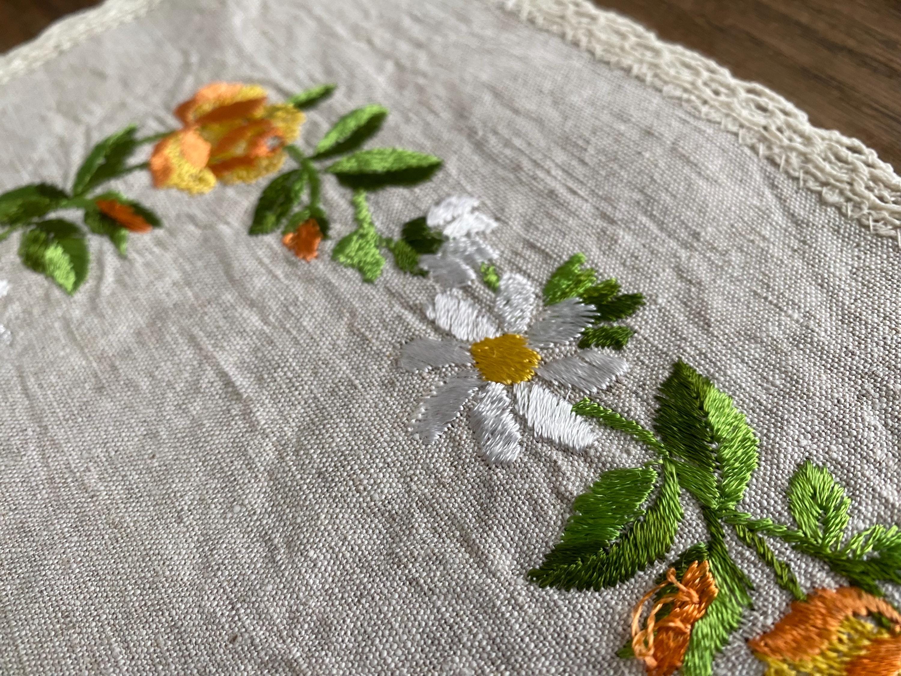 A Sweet Oldfashioned Floral Table Topper / Scandinavian - Etsy