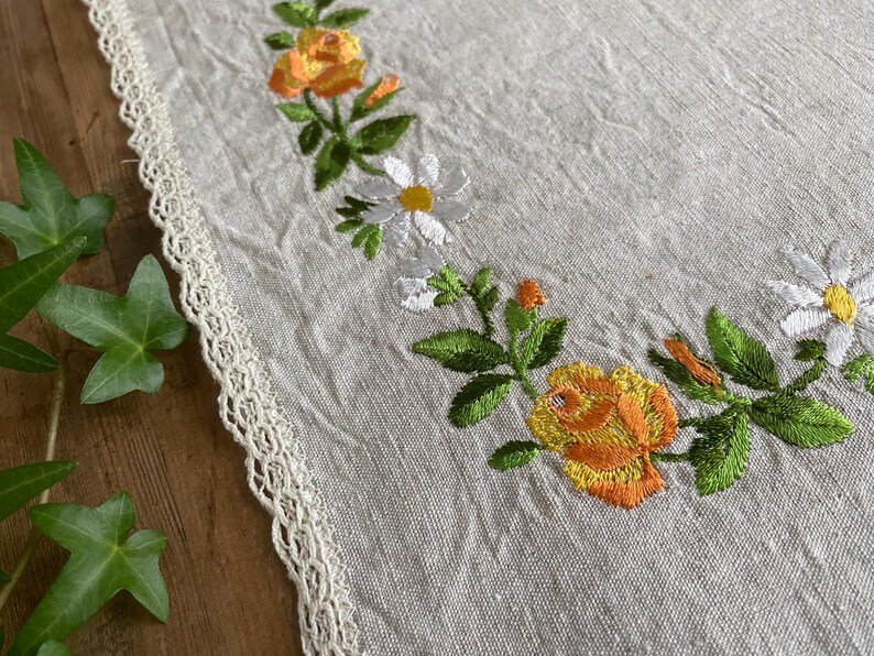 A Sweet Oldfashioned Floral Table Topper / Scandinavian - Etsy