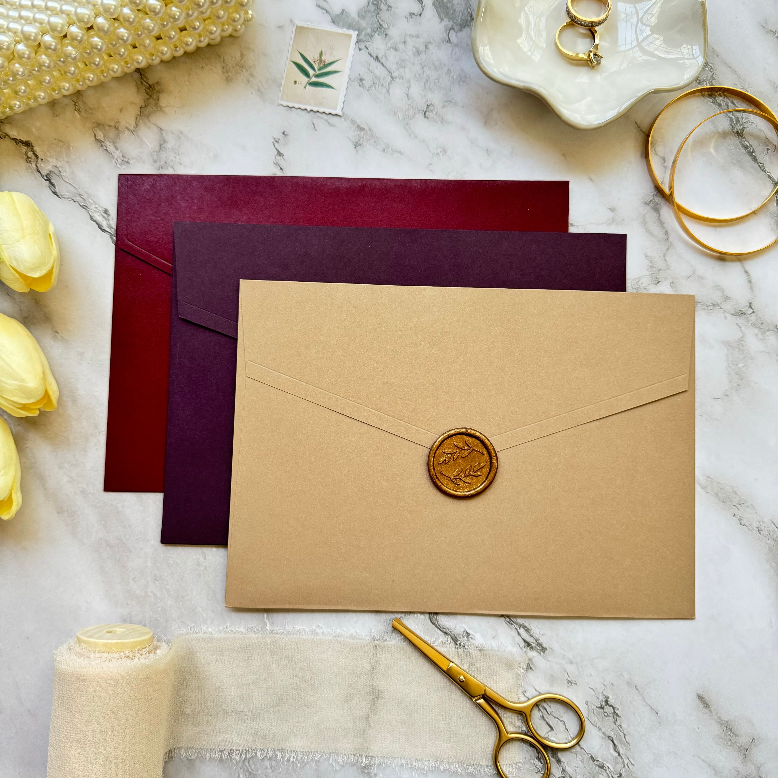Elegant Wedding Invitation Set With Trendy Gold Foil Wavy Cut-edged ...