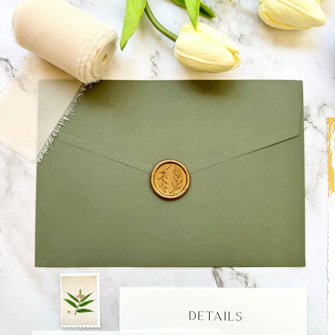 Elegant Wedding Invitation Set With Trendy Gold Foil Wavy Cut-edged ...
