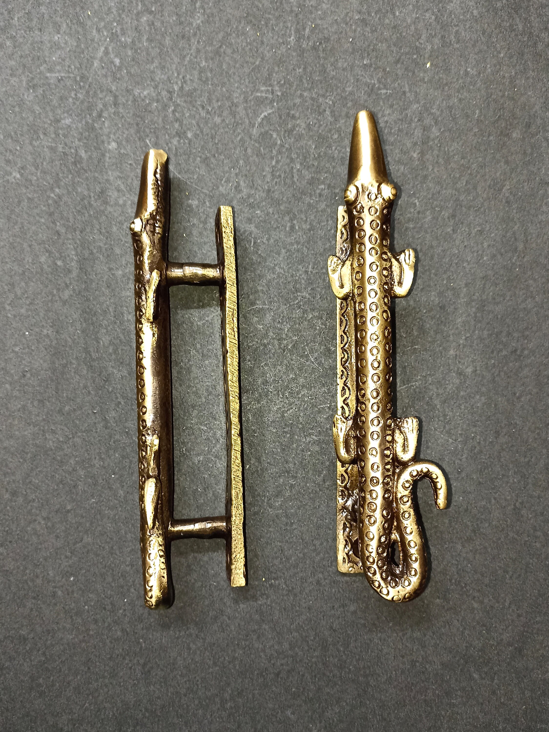 River Alligator Shape Door Pull Set | Lacquered Brass Reptile Theme ...
