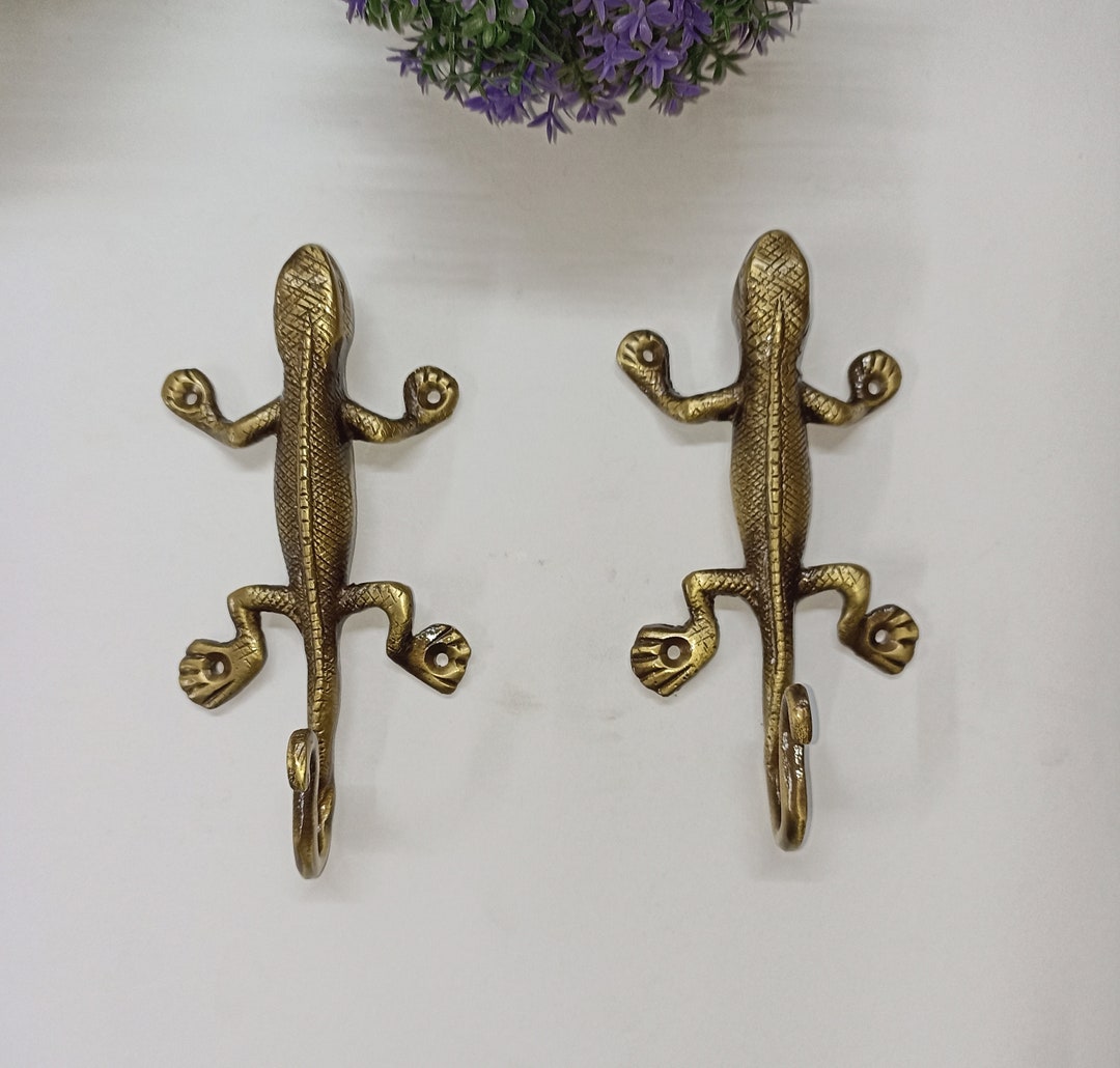 Lacquered Brass Lizard Shape Hook | Brass Reptile Theme Wall Cloth ...