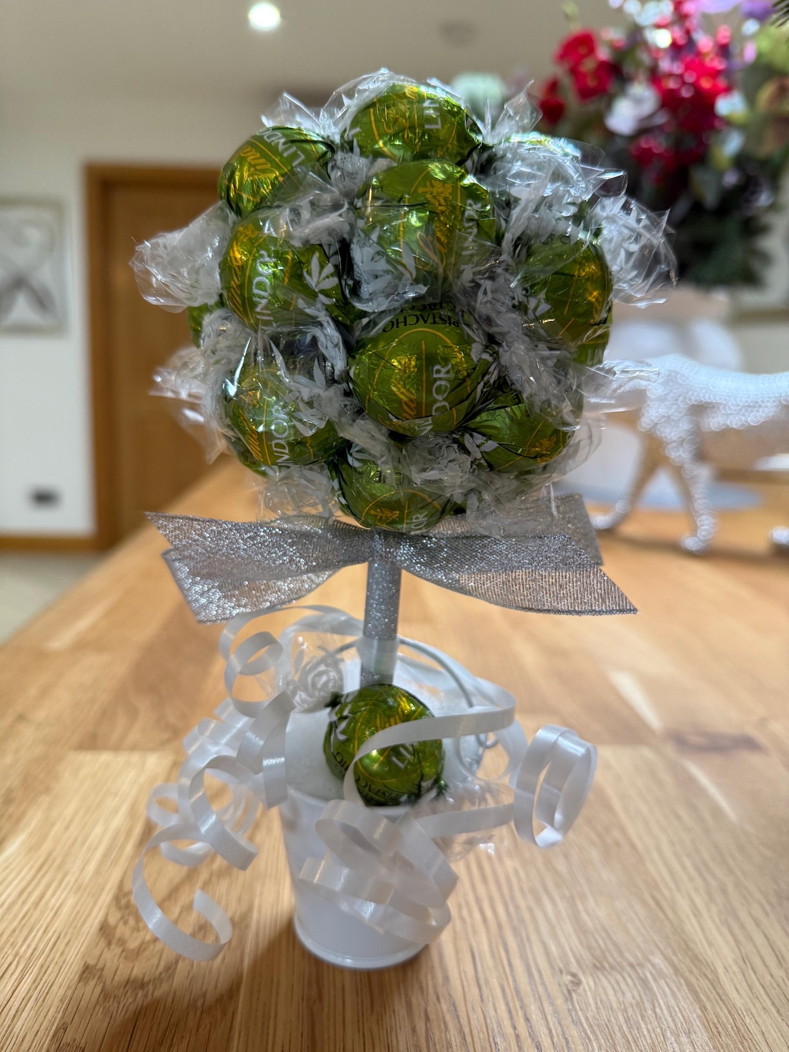 Lindt Pistachio Chocolate Sweet Tree Gift | Handmade Chocolate Tree ...
