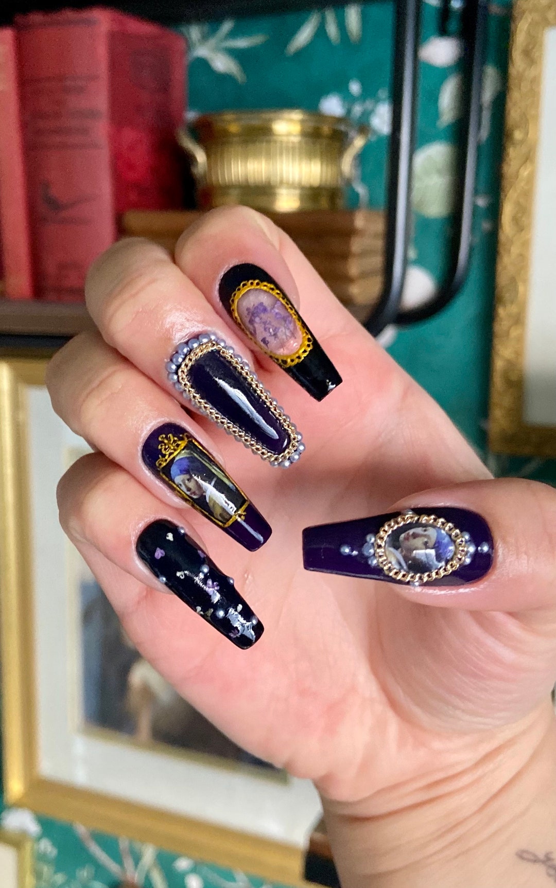 Antique Portrait Nails - Etsy