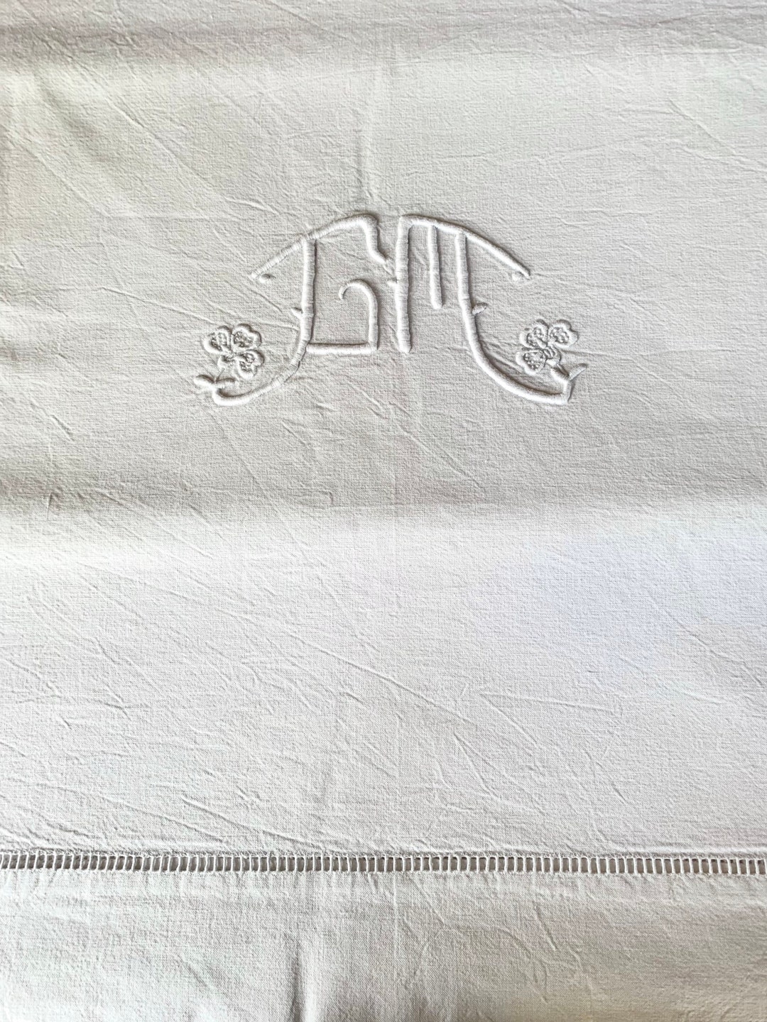 An Art Deco French White Farmhouse Métis Linen Embroidered Sheet ...