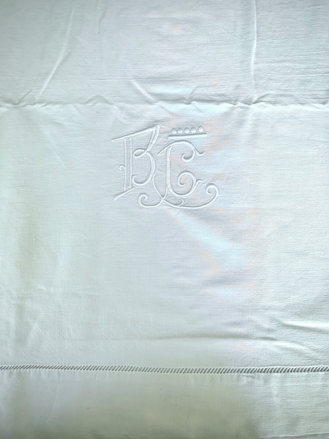 An Art Deco French White Heavy Métis Linen Sheet With an Embroidered ...
