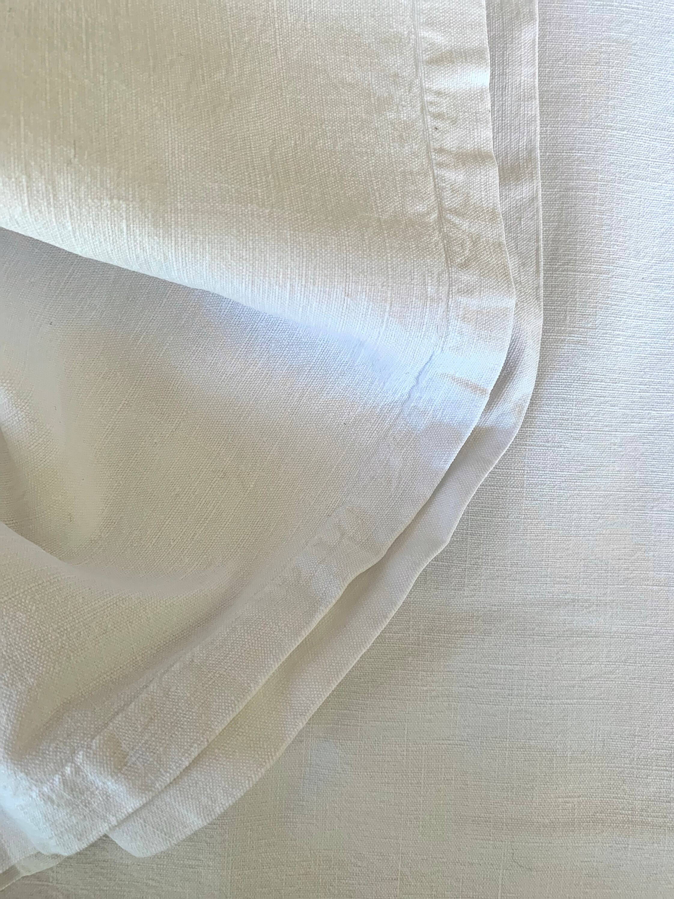 An Art Deco French White Heavy Métis Linen Sheet With an Embroidered ...
