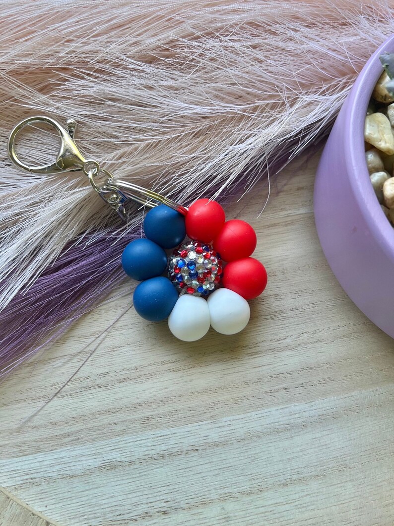 Daisy Keychain With Rhinestone/acrylic Bead Accent! - Etsy