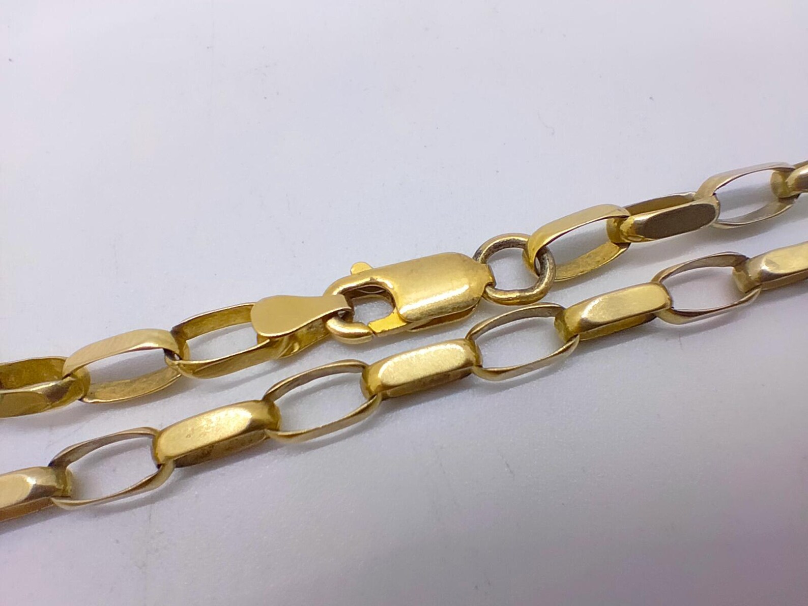 An Unusual Heavy 9ct Solid Yellow Gold Oblong Beltcher Link Necklace ...