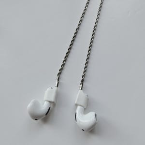 No-loss Ear Pods Strap, Stylish Silver Titanium Steel Rope Chain ...