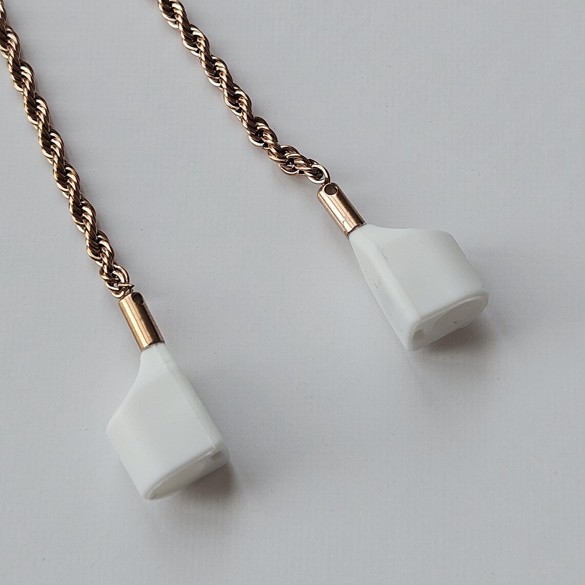 Anti-lost Air Pods Strap, Stylish Rose Gold Titanium Steel Rope Chain ...