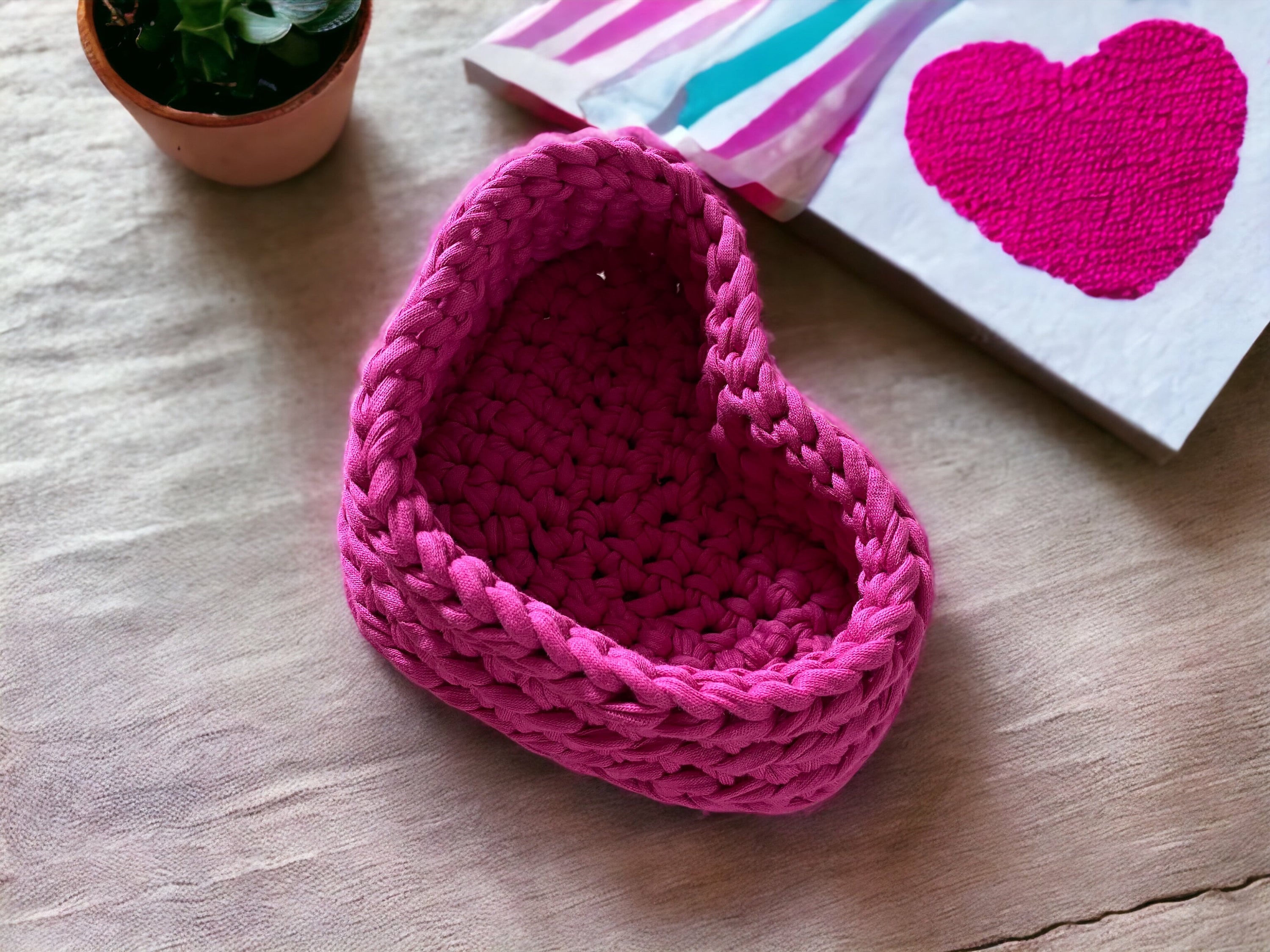 Simple Crochet Heart Trinket Dish / Basket Pattern - Etsy UK