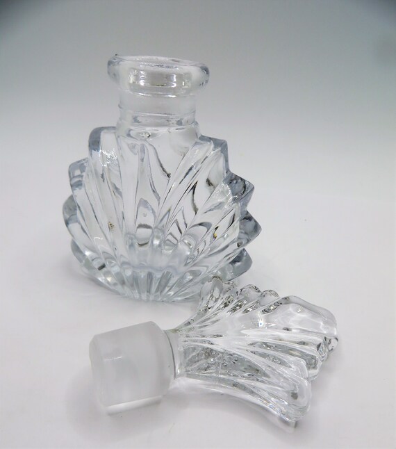 Small vintage perfume bottle scent holder Pressed mol… - Gem