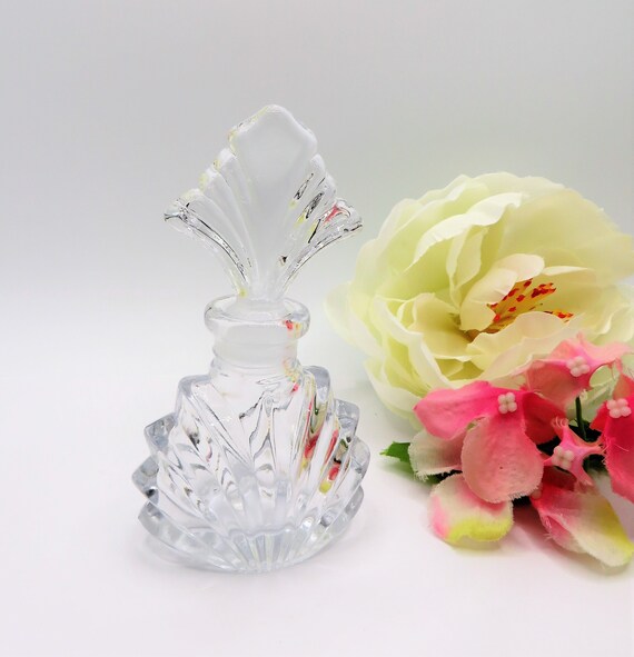 Small vintage perfume bottle scent holder Pressed mol… - Gem