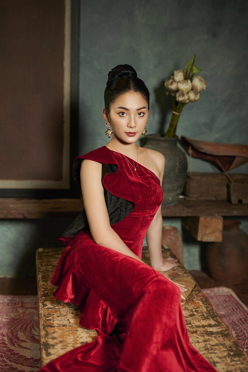Red Mulberry Silk Velvet Dress , Luxurious Silk Velvet Ruffle Dress ...