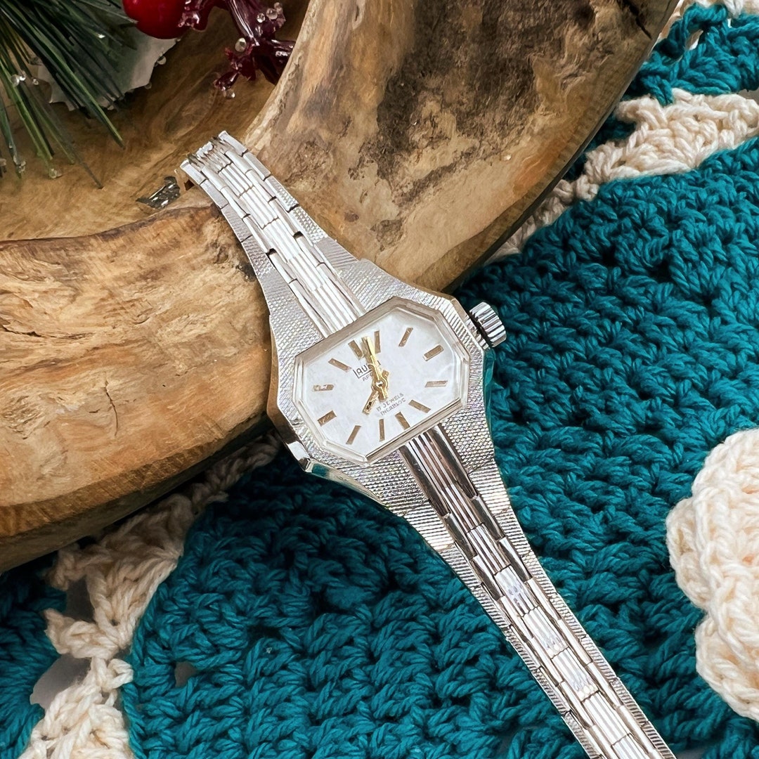 Seiko AUS Lauris Apollo 17 Jewels Octagonal Face Manual Wind-up Ladies ...
