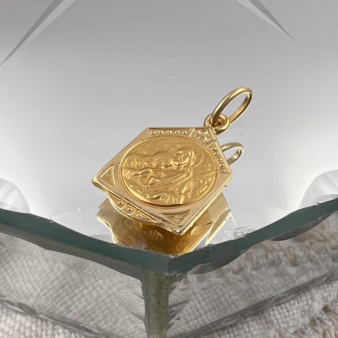 18ct First Holy Communion Medal Pendant or Charm Solid Vintage 18k ...