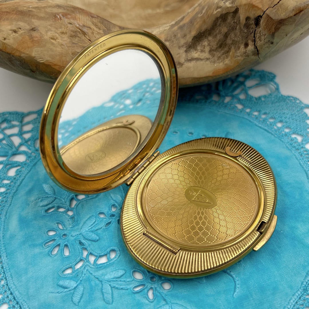1950s Oval KIGU Mirrored Powder Compact With Guilloché Engraved Inner ...